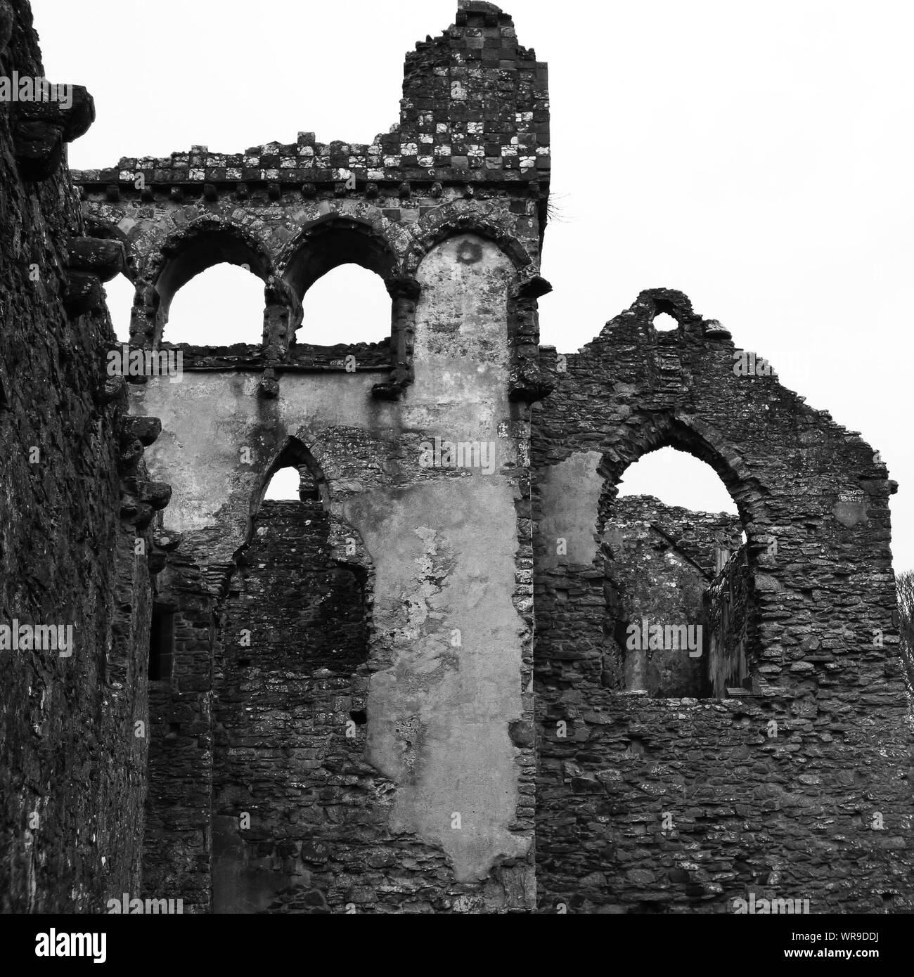 Run down cathedral hi-res stock photography and images - Alamy