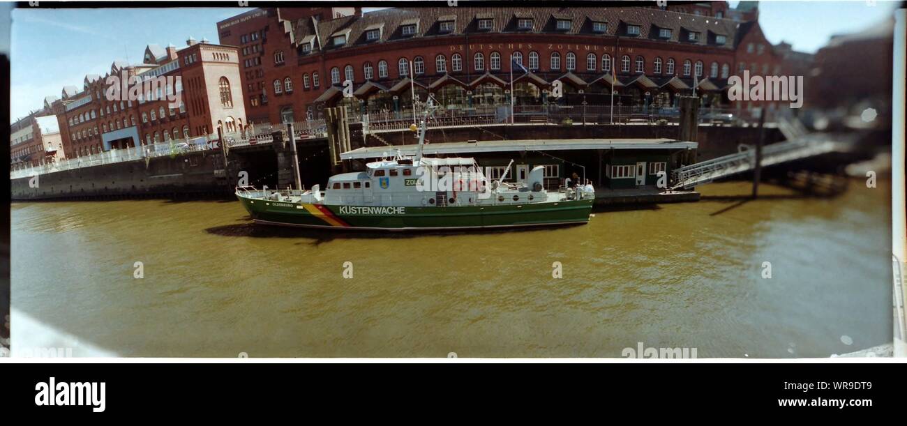 Side view boat hi-res stock photography and images - Alamy