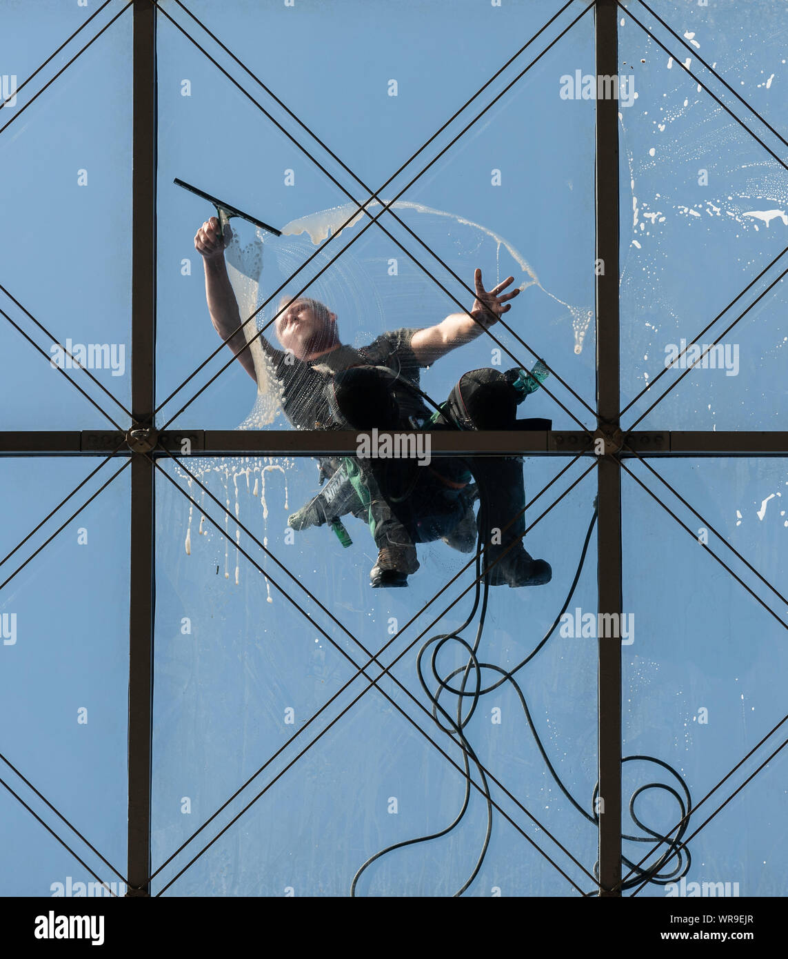Dresden, Germany. 10th Sep, 2019. A specialist glass and building ...