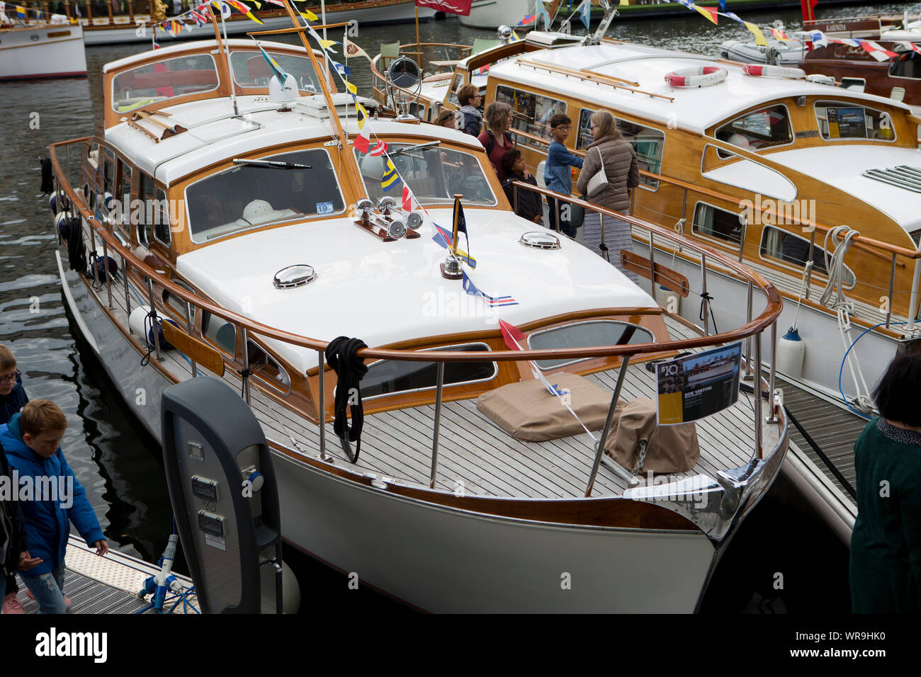 "New Venture", Starcraft Class Motor Cruiser built in 1960 by W. Bates ...