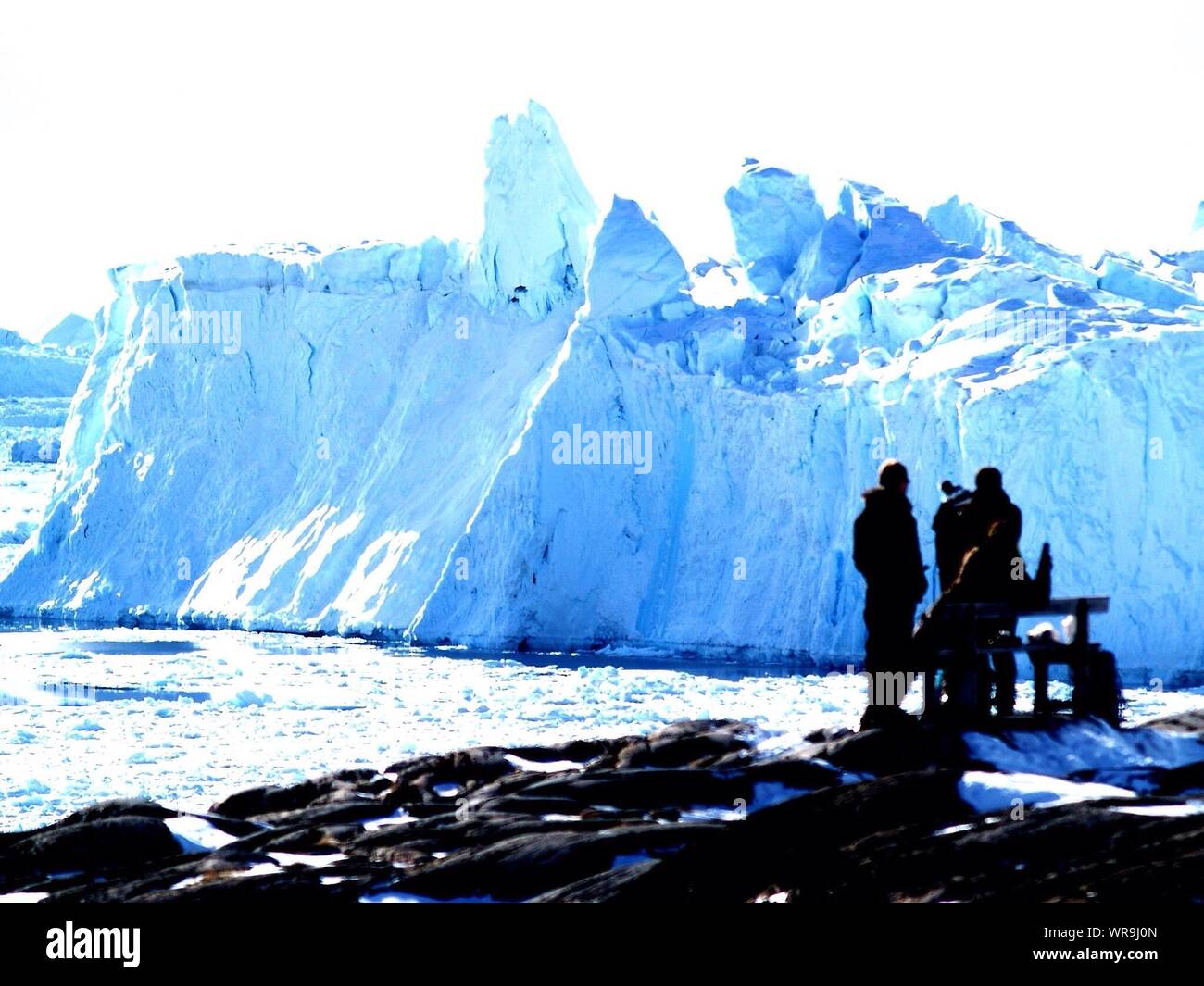 Iceberg Silhouette High Resolution Stock Photography and Images - Alamy