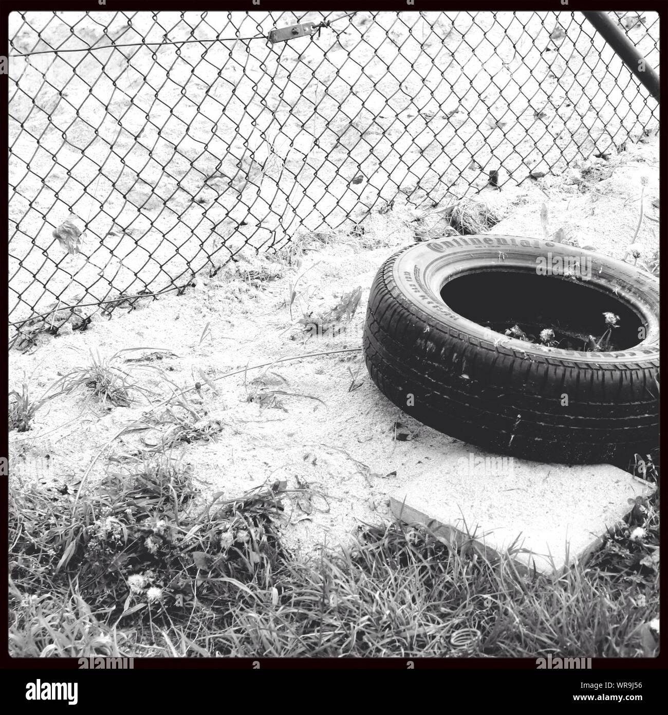 Tire fence hi-res stock photography and images - Alamy