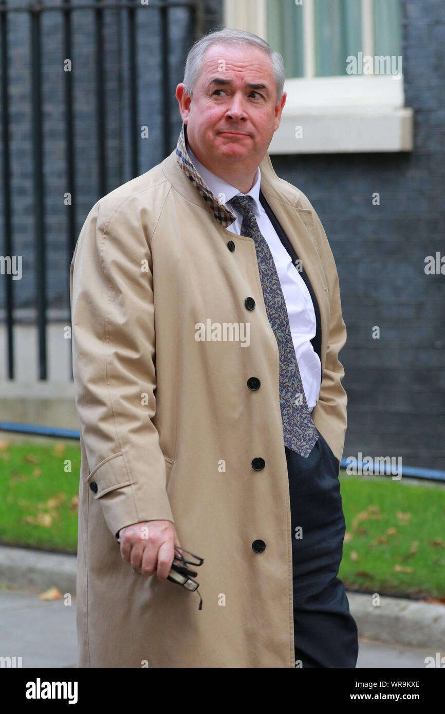 Geoffrey cox conservative hi-res stock photography and images - Alamy
