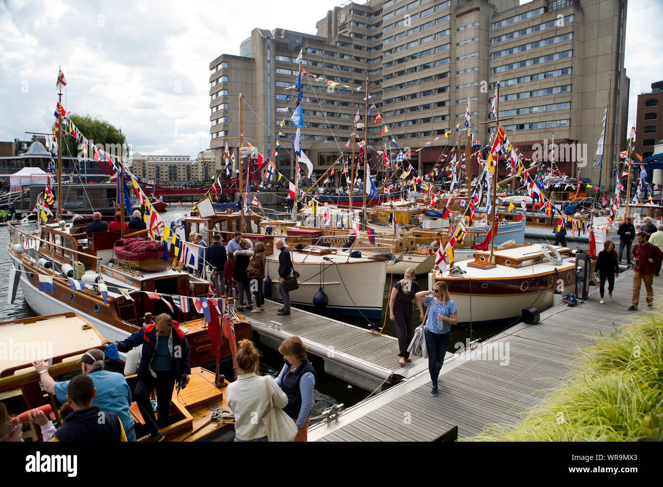 Ships of dunkirk 1940 hi-res stock photography and images - Alamy
