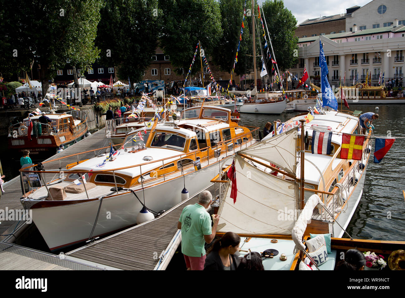 "New Venture", a Bates Starcraft Motor Cruiser built in 1960 by W ...