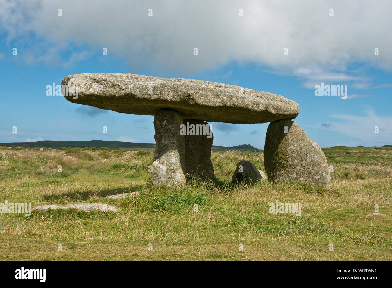 Lanyon quoit dolmen hi-res stock photography and images - Alamy