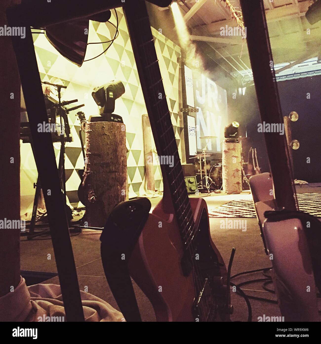 Stage instruments hi-res stock photography and images - Alamy