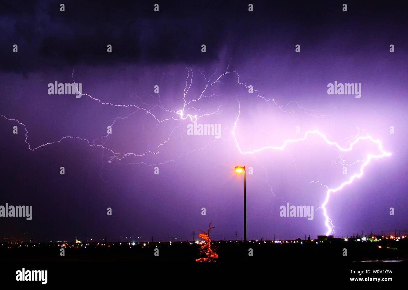 Night strike hi-res stock photography and images - Alamy