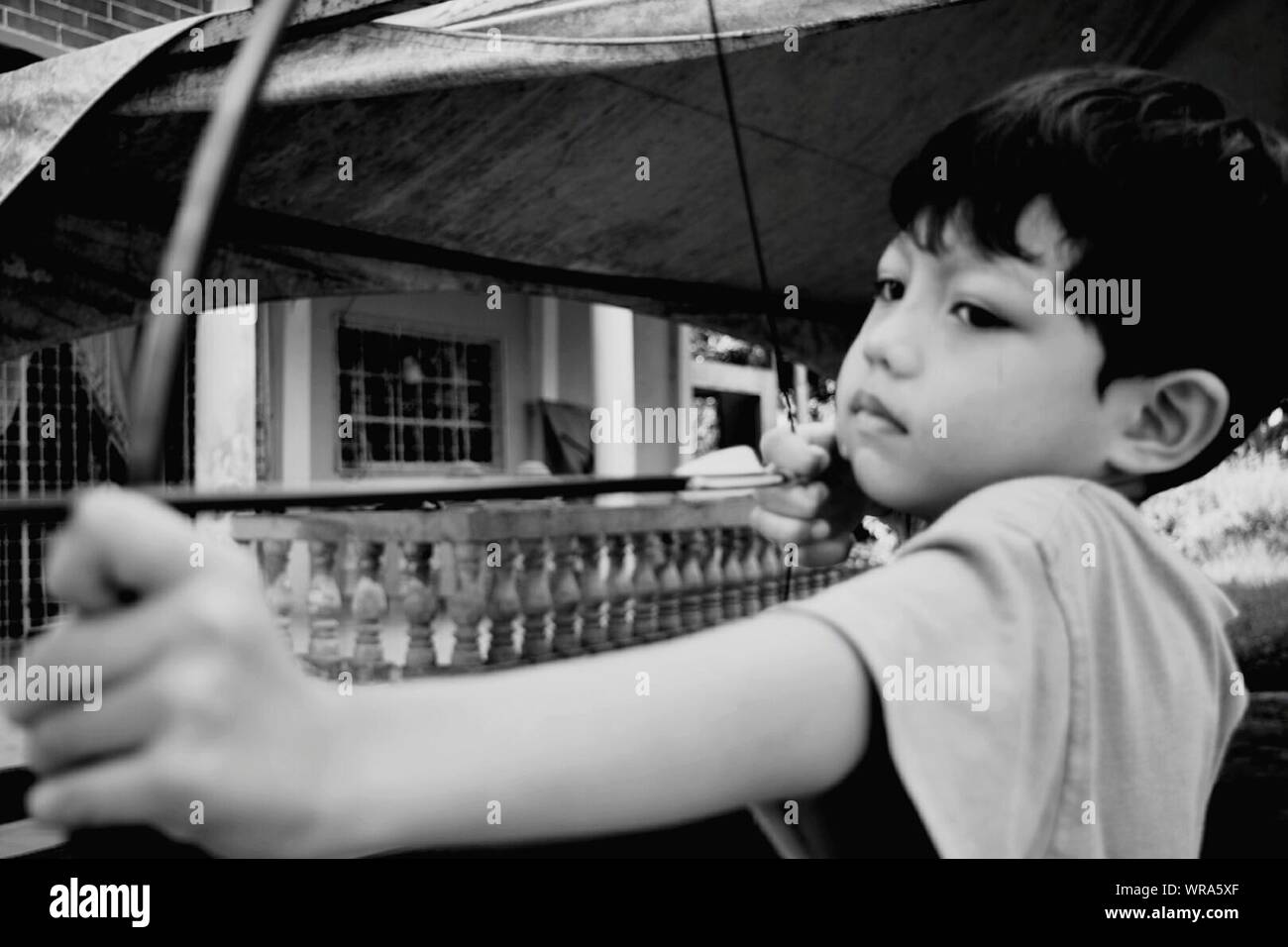 Aiming target hi-res stock photography and images - Alamy