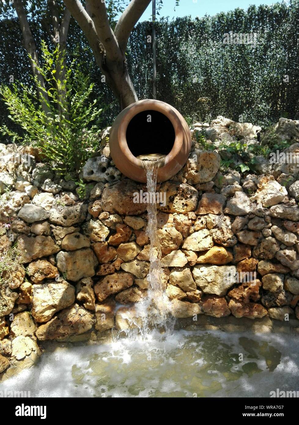 Water flowing from fountain hi-res stock photography and images - Alamy