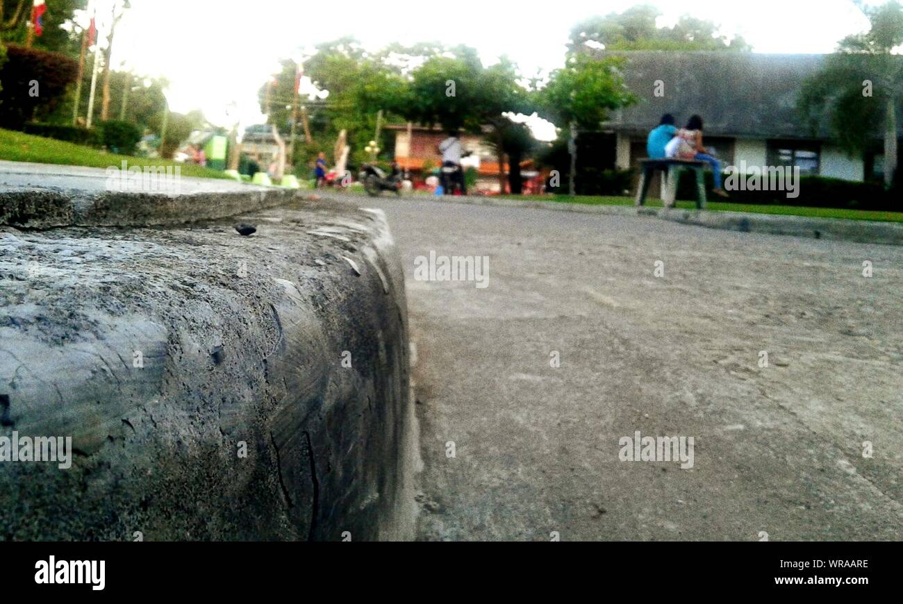 Building concrete retaining wall hi-res stock photography and images ...