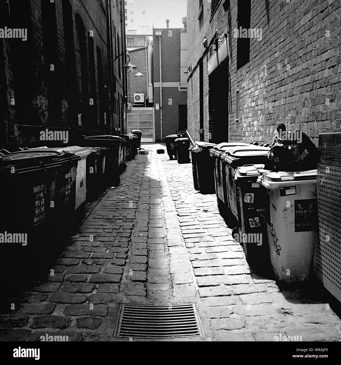 Dustbins hi-res stock photography and images - Alamy