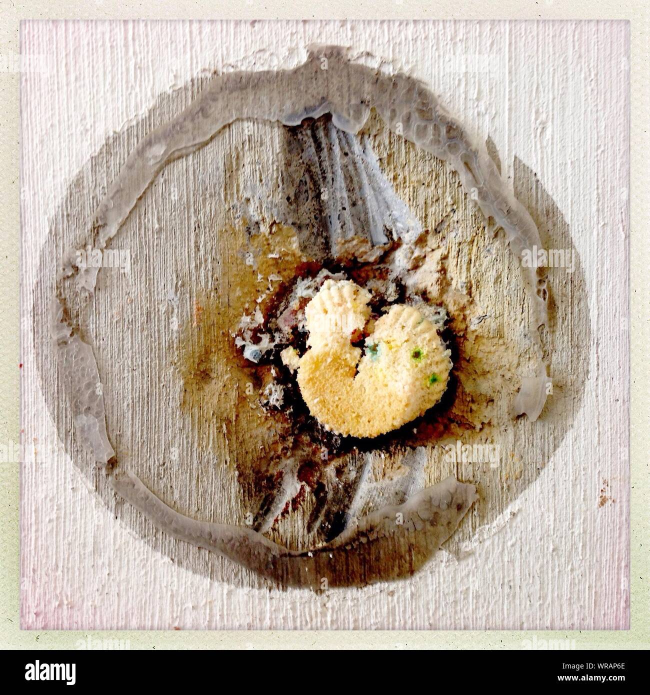 Messy cupcake hi-res stock photography and images - Alamy