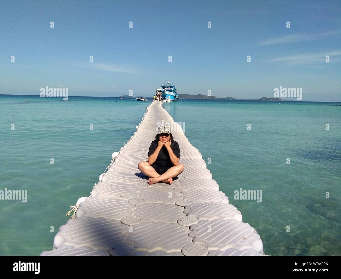 At floating jetty hi-res stock photography and images - Alamy