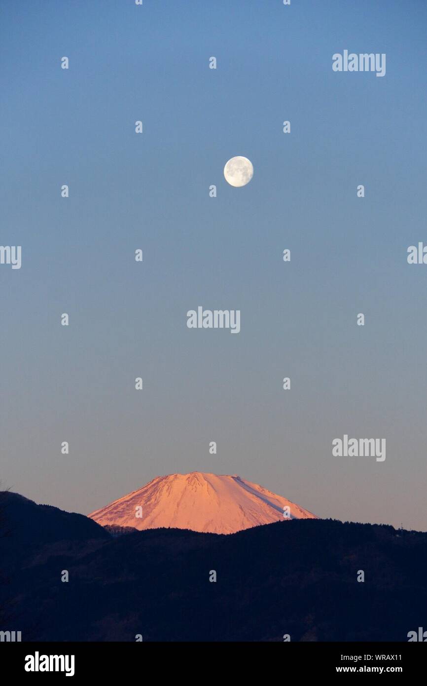 Mount fuji weather hi-res stock photography and images - Alamy