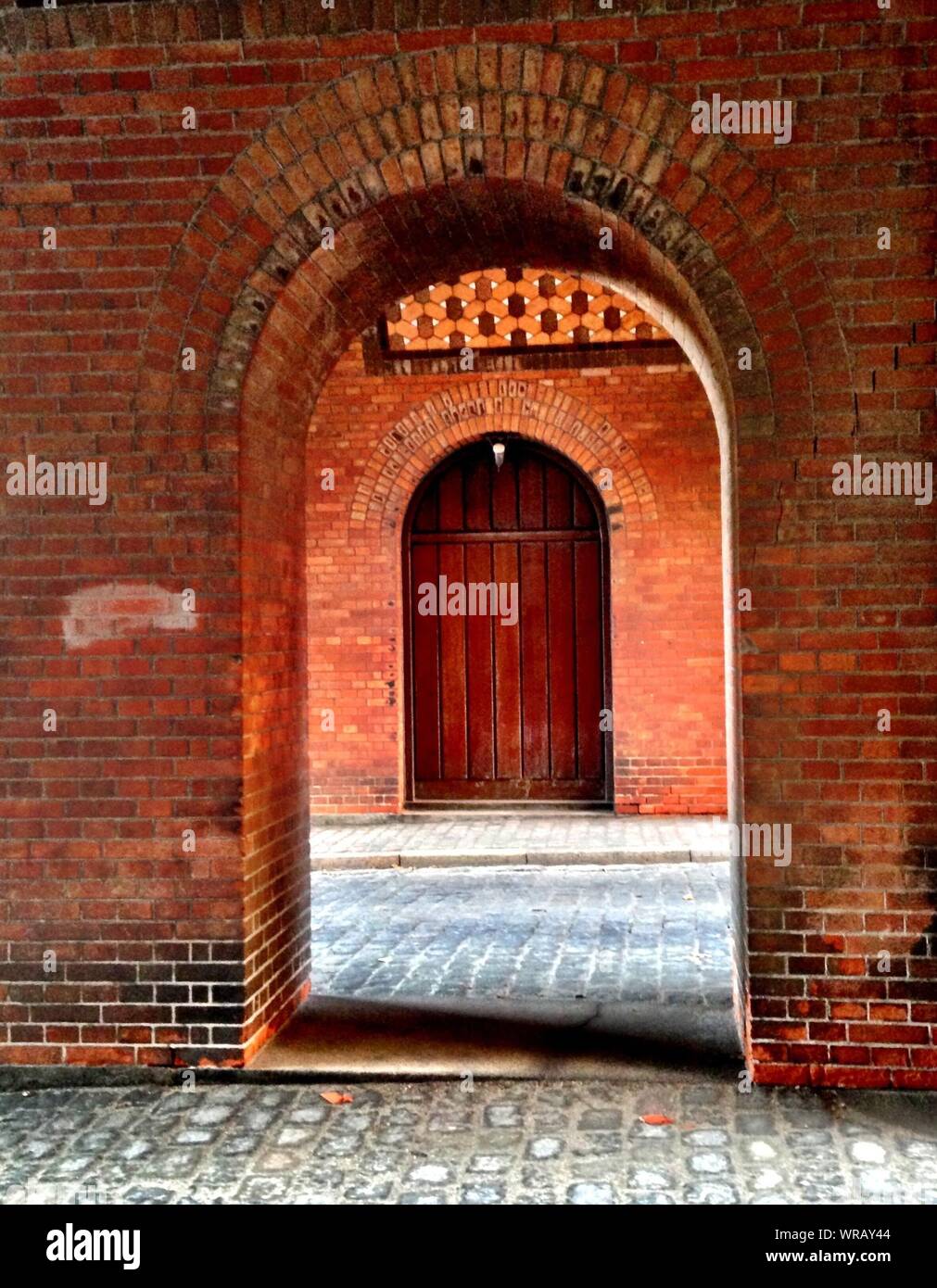 Arched brick doorway hi-res stock photography and images - Alamy