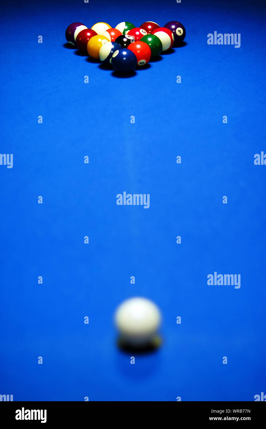 Pool balls triangle hi-res stock photography and images - Alamy