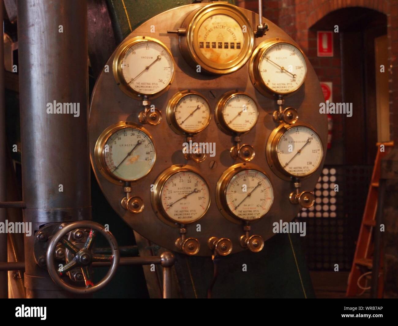 Machinery and gauges hi-res stock photography and images - Alamy