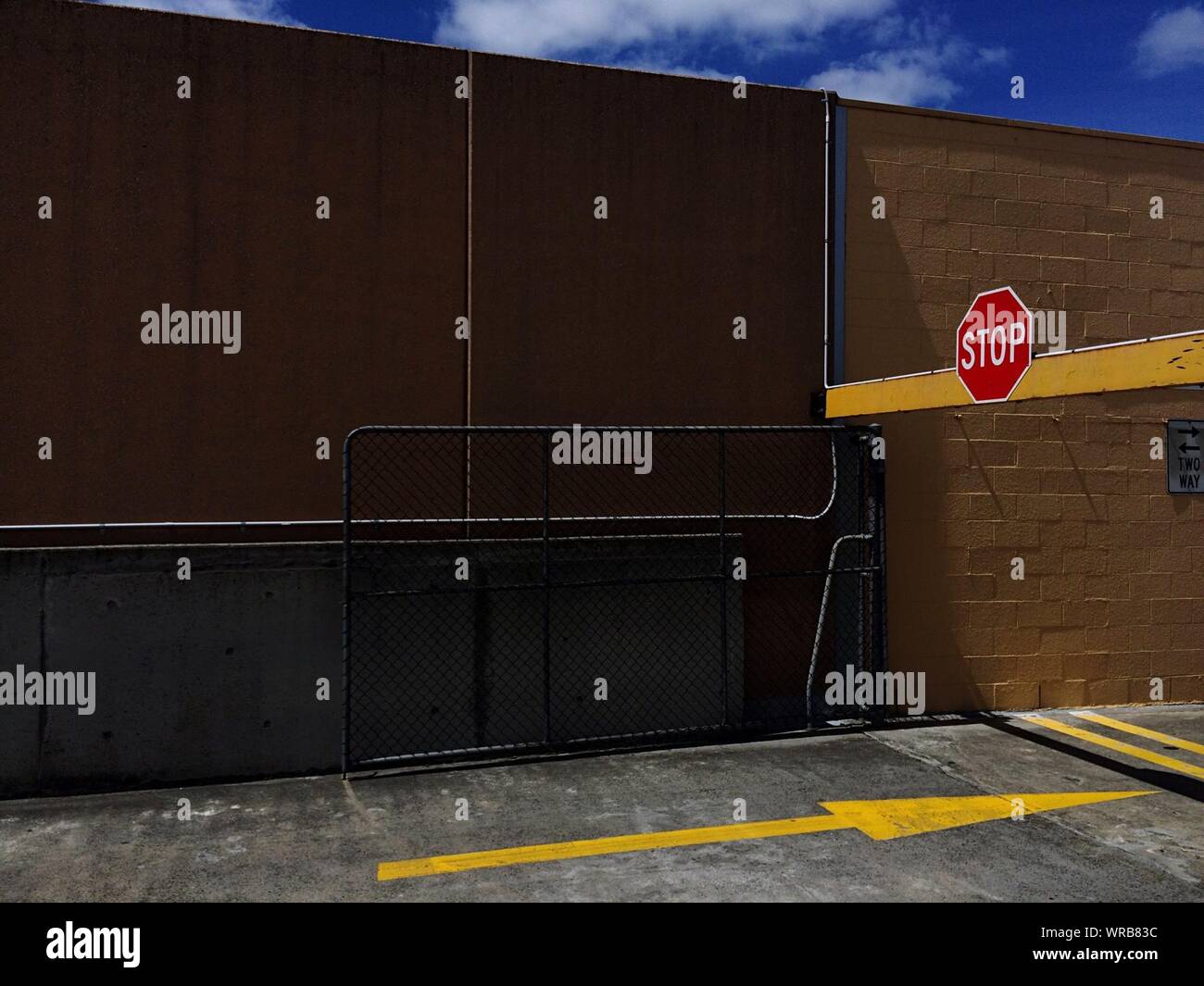 Stop sign symbol hi-res stock photography and images - Alamy