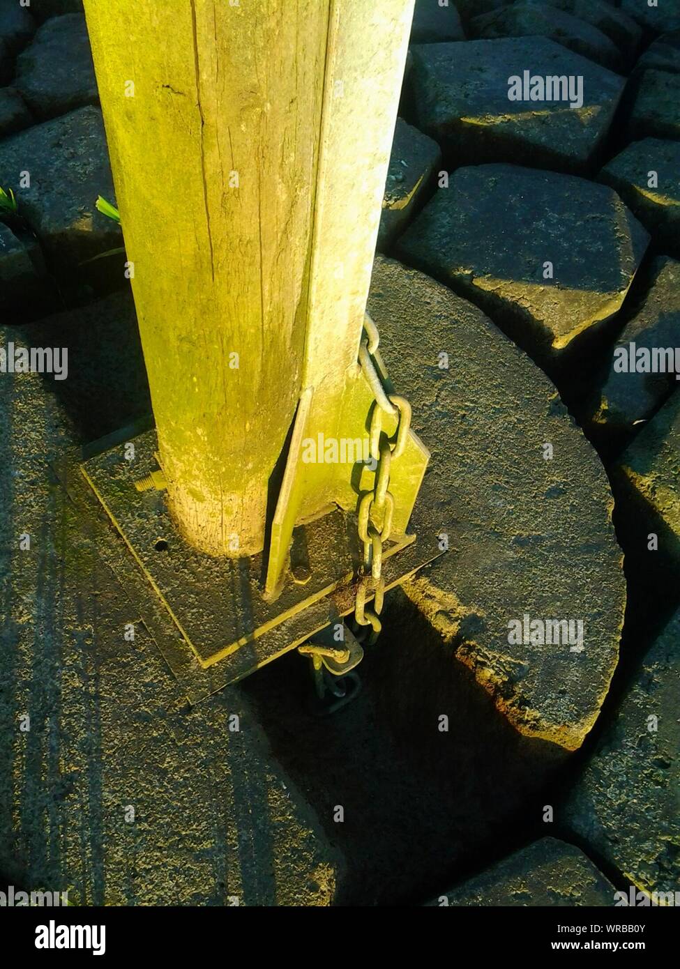 Rock pole hi-res stock photography and images - Alamy