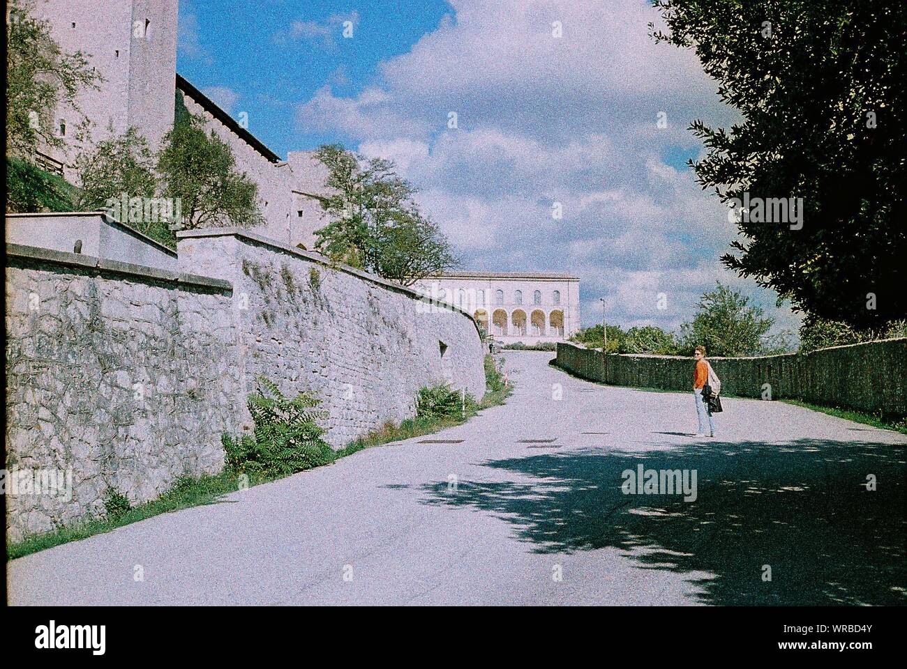Medieval pathway hi-res stock photography and images - Alamy