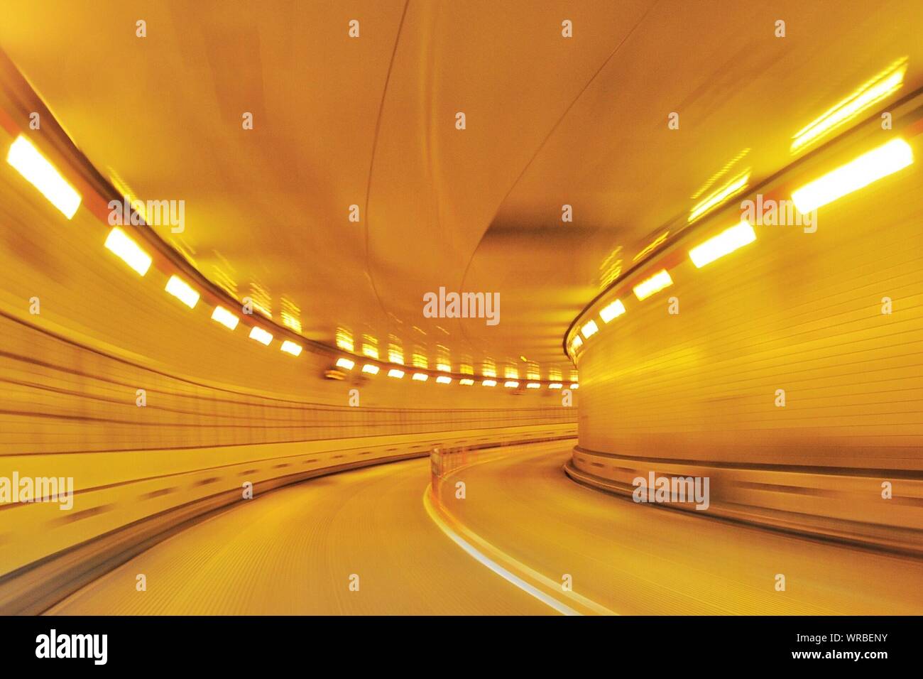 Empty yellow hi-res stock photography and images - Alamy