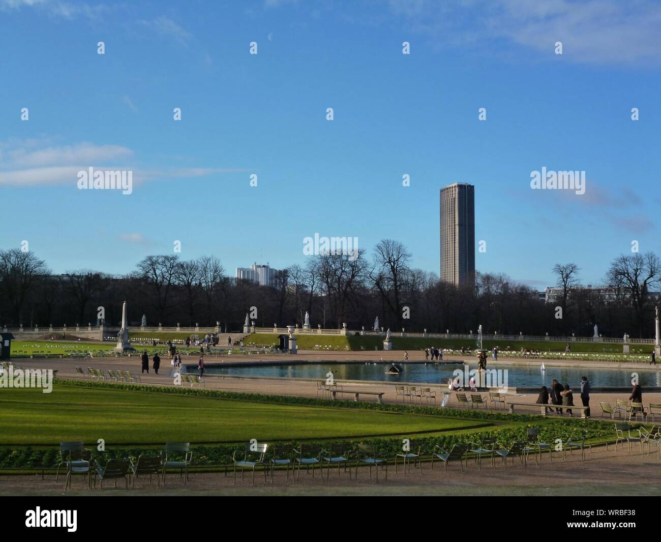 Pathway to pond hi-res stock photography and images - Alamy