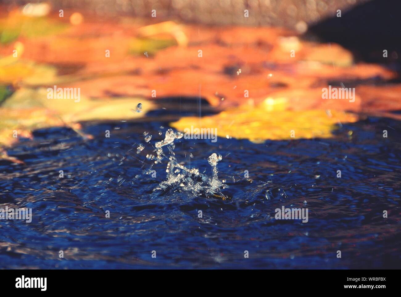 Water falling into lake hi-res stock photography and images - Alamy