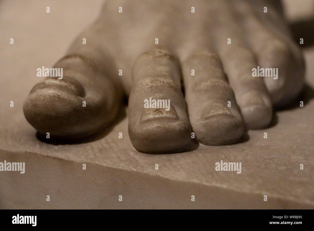 Foot sculpture hi-res stock photography and images - Alamy