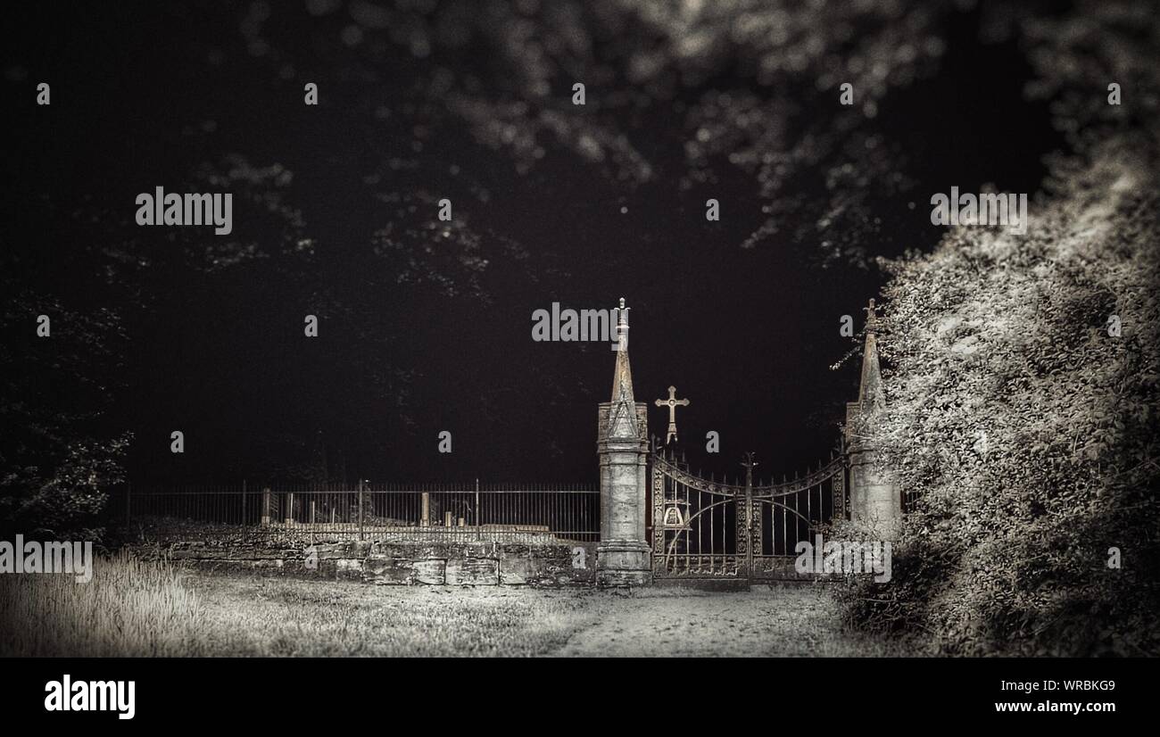 Graveyard shift hi-res stock photography and images - Alamy