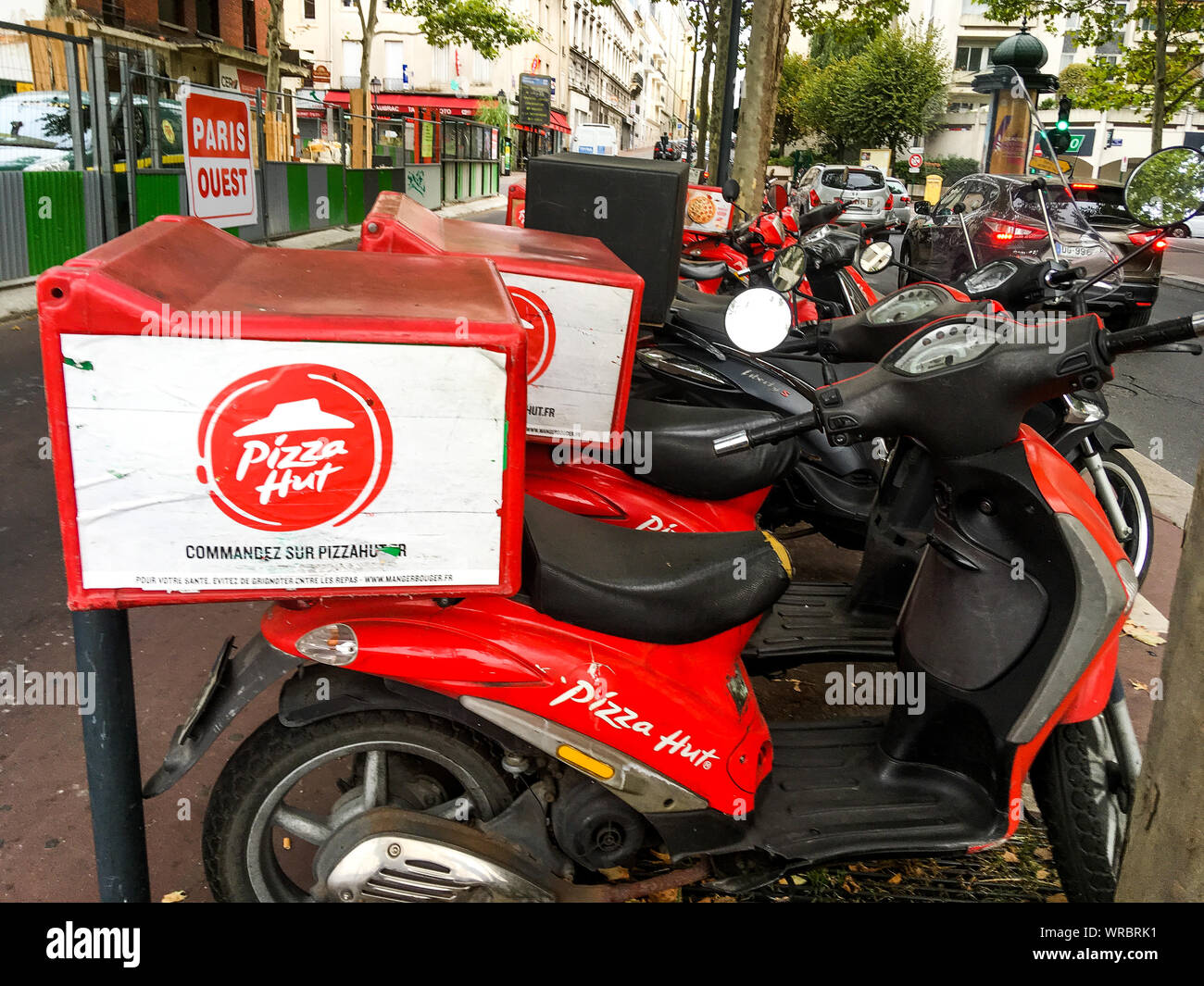 Pizza hut delivery mopeds hi-res stock photography and images - Alamy