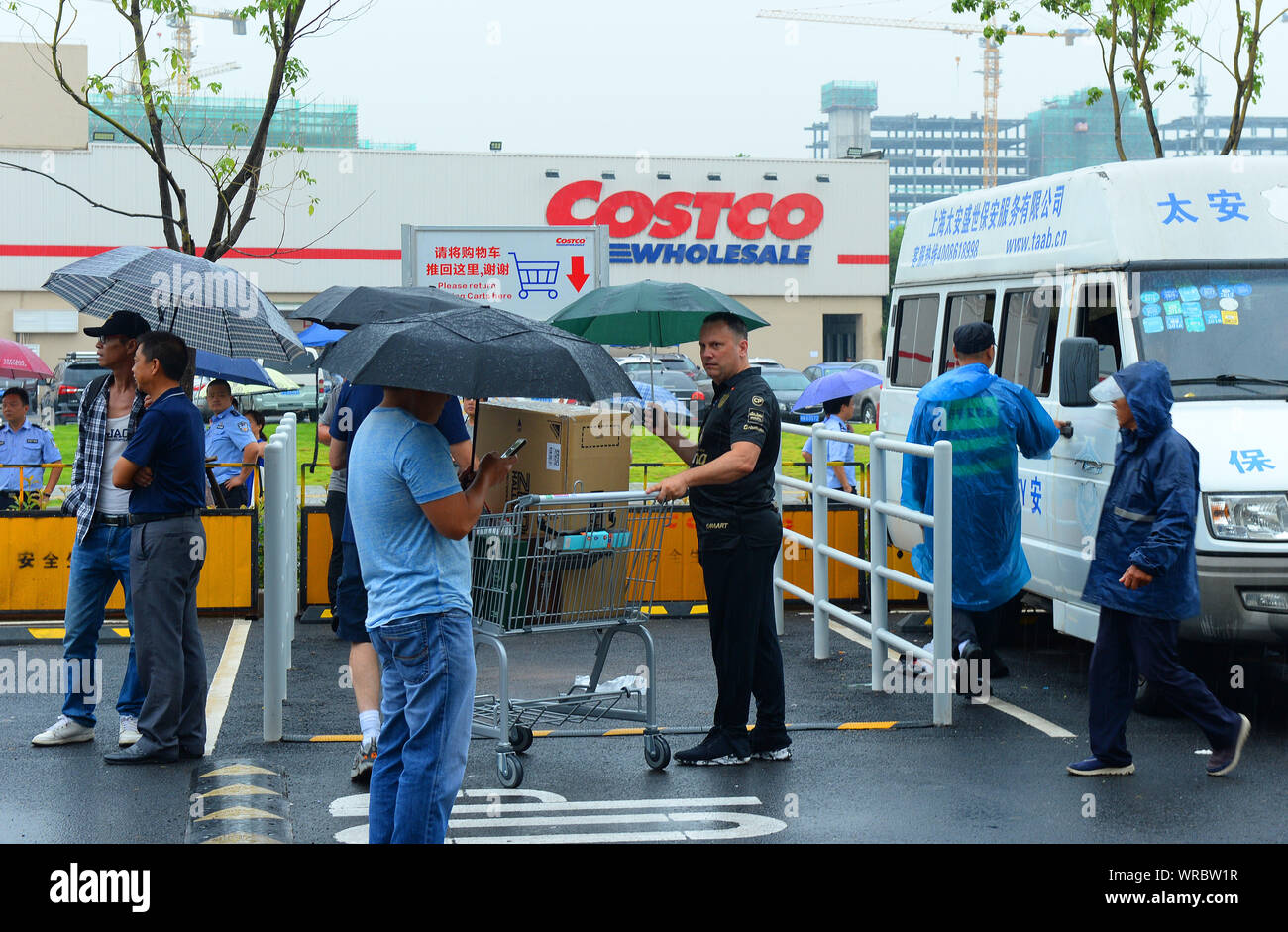 The costco store in shanghai hi-res stock photography and images - Alamy