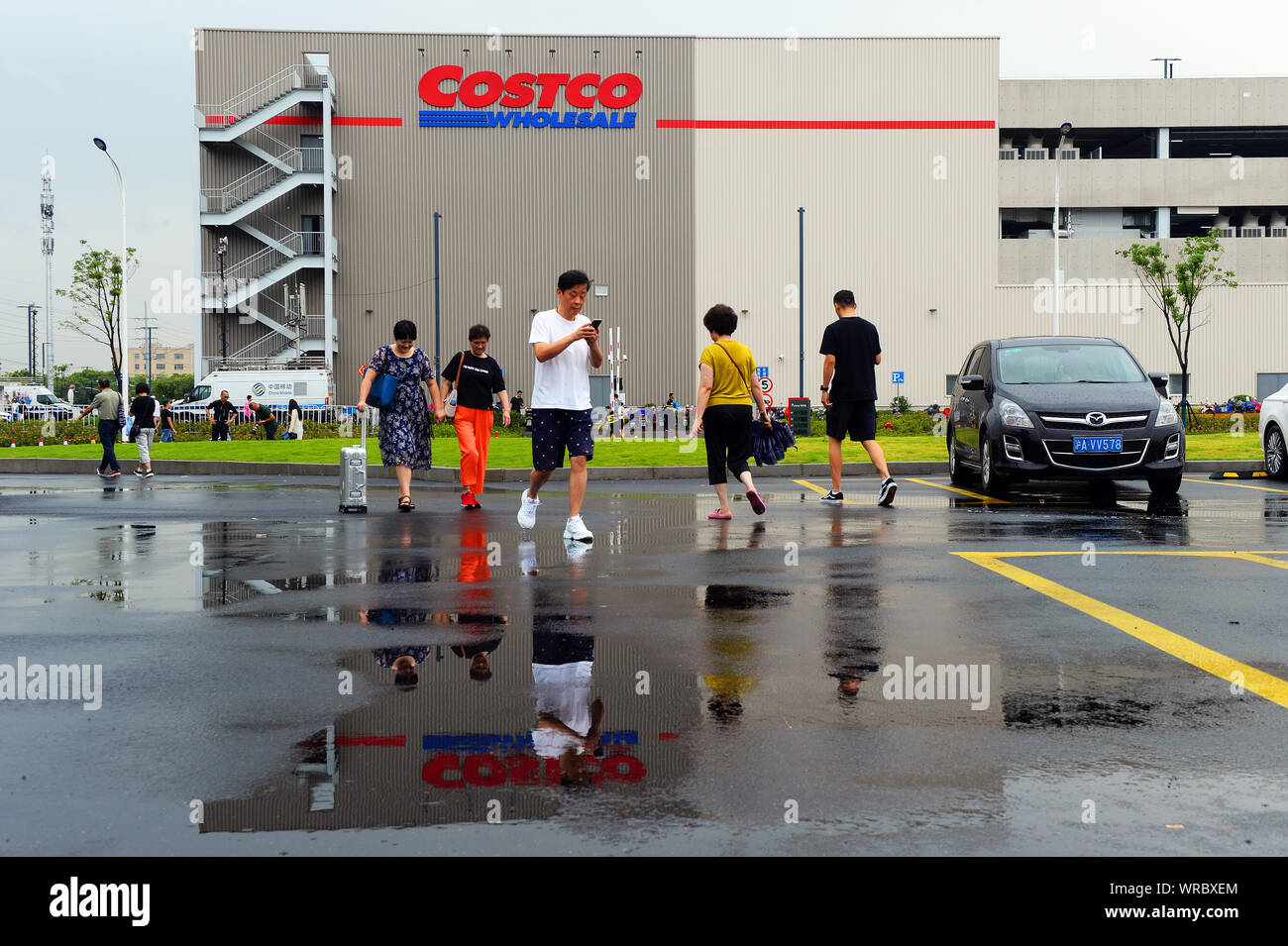 The costco store in shanghai hi-res stock photography and images - Alamy