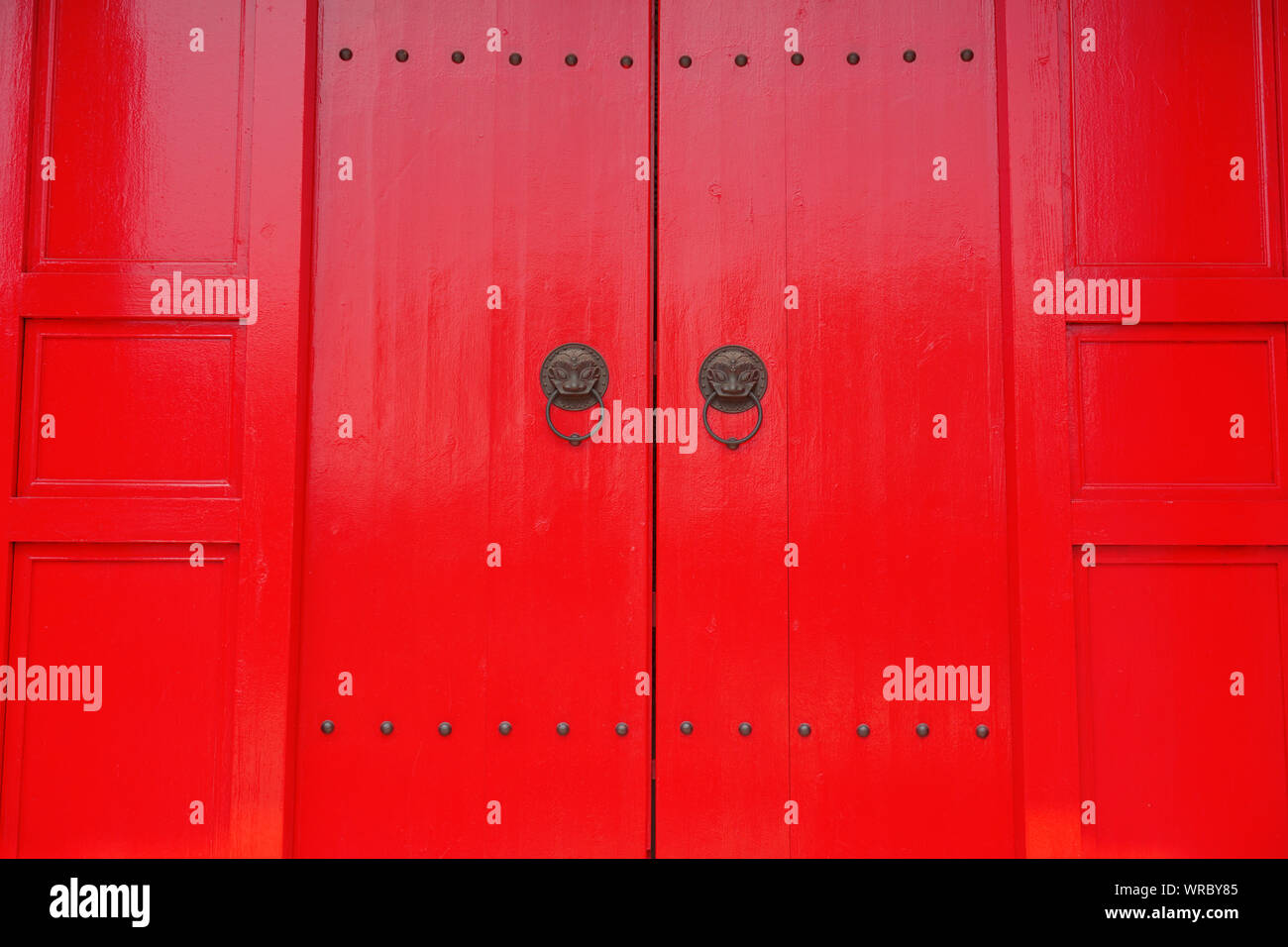 Red Gate of Chinese Architecture Stock Photo - Alamy