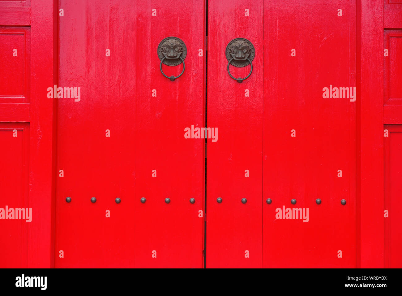 Red Gate of Chinese Architecture Stock Photo - Alamy