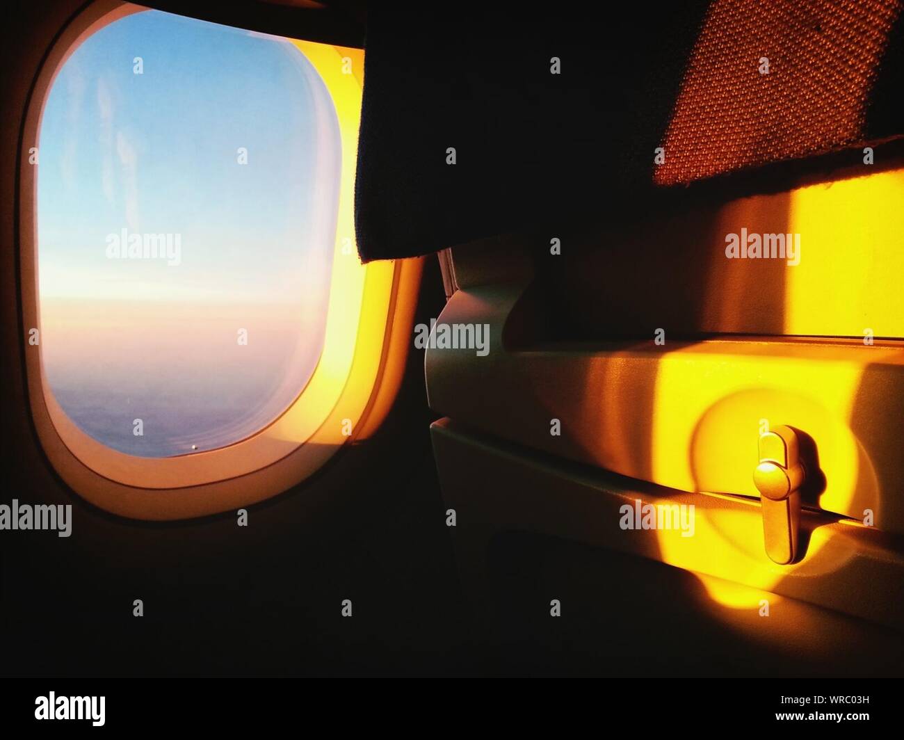 Airplane interior hi-res stock photography and images - Alamy