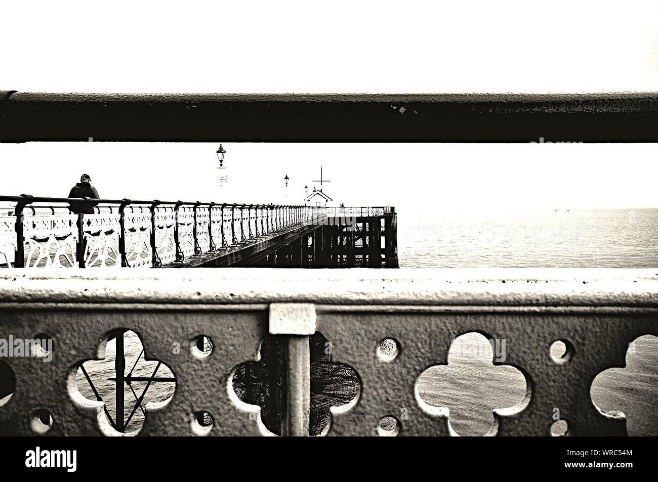 Walking through sea water hi-res stock photography and images - Alamy