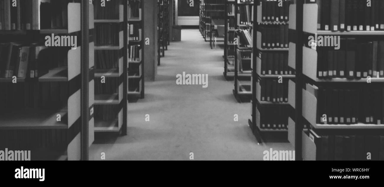 Empty library hi-res stock photography and images - Alamy