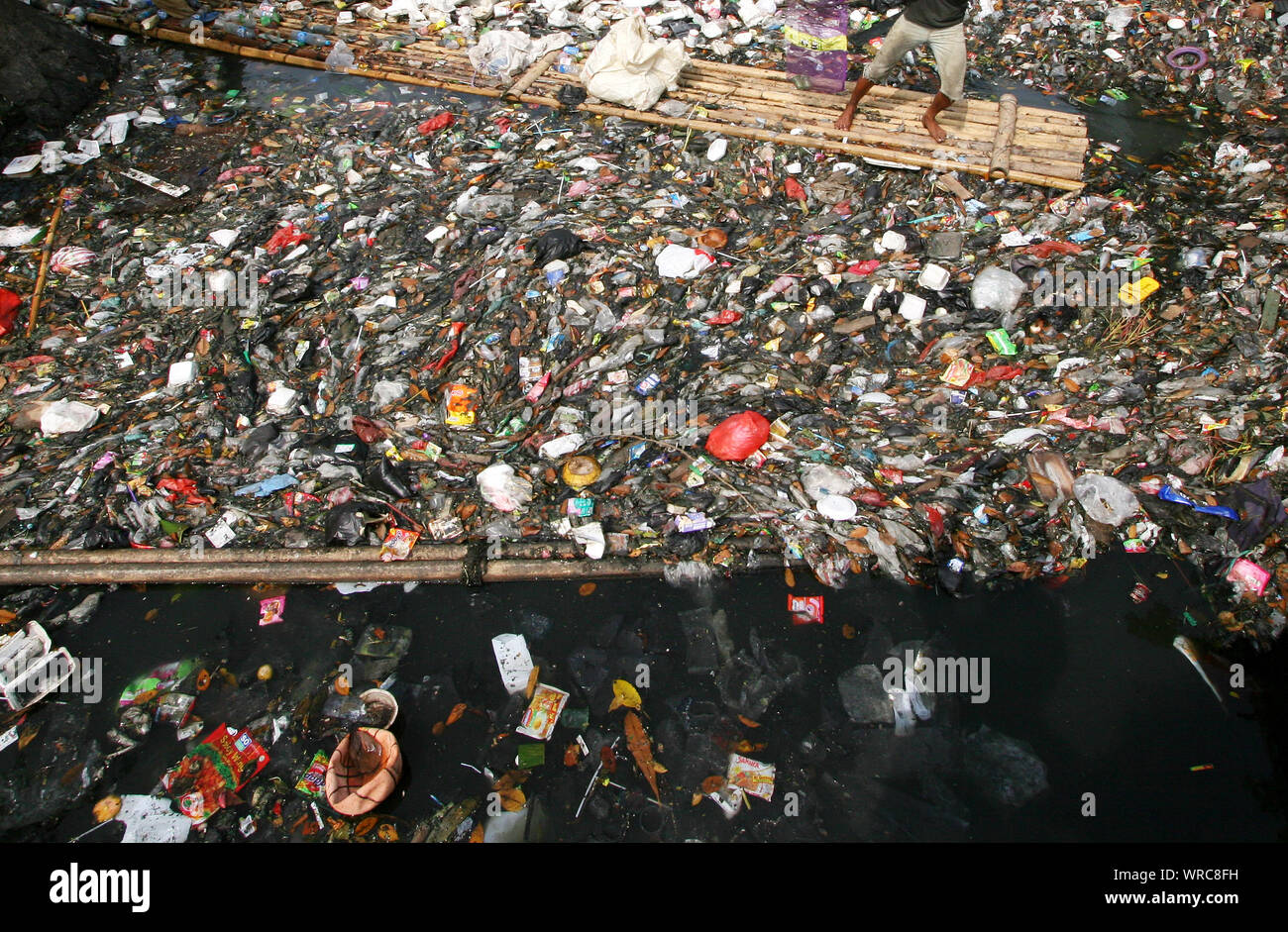 Wooden garbage hi-res stock photography and images - Alamy