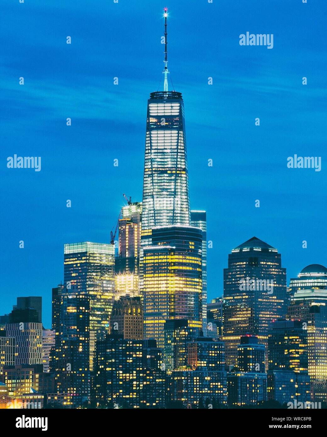 Modern cityscape blue hi-res stock photography and images - Alamy