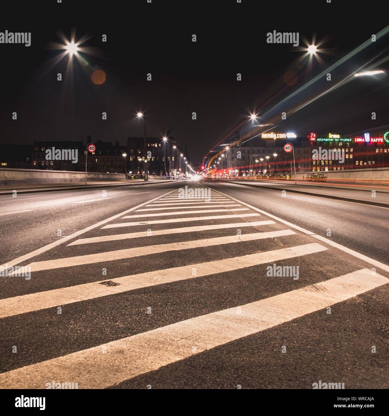 Night level crossing hi-res stock photography and images - Alamy