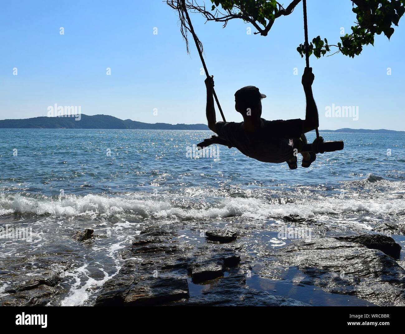 Tree Over Water Rope Swing High Resolution Stock Photography and Images ...