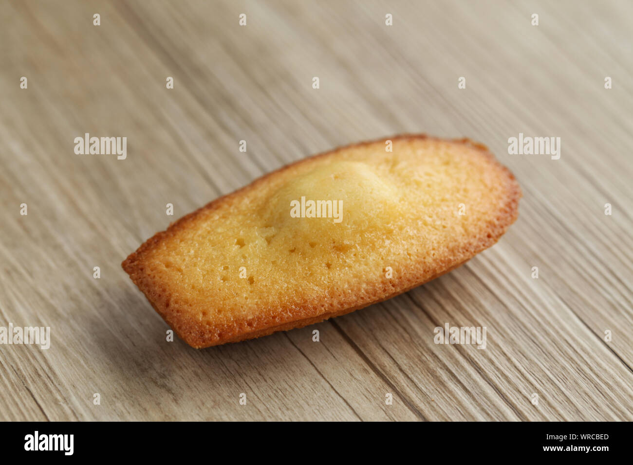 Madeleine cake hi-res stock photography and images - Alamy