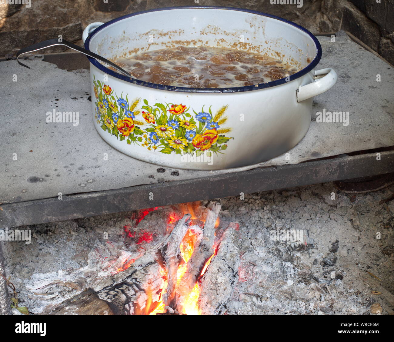 Preparation of home made jam Stock Photo - Alamy