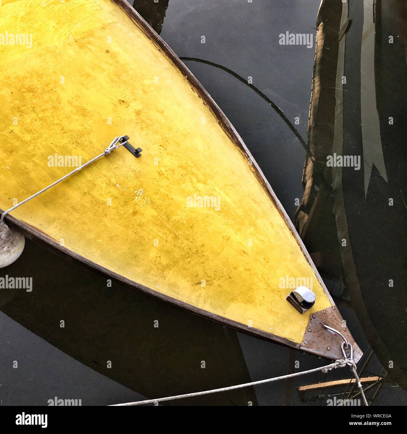 Yellow canal boat hi-res stock photography and images - Alamy
