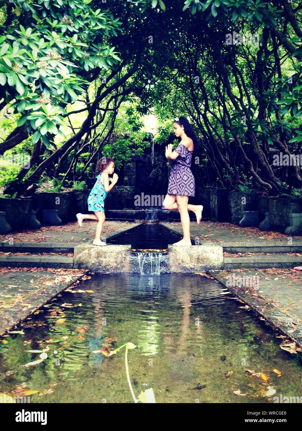 Prayer profile hi-res stock photography and images - Alamy