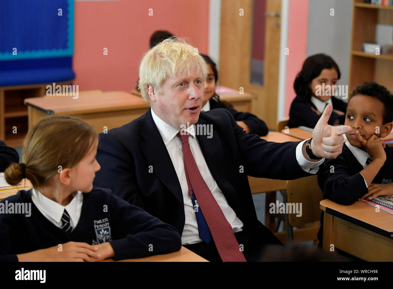 School places hi-res stock photography and images - Alamy