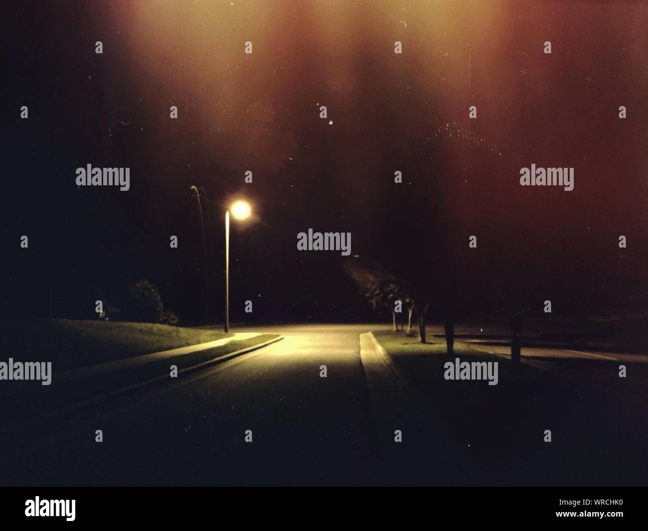 Night country road hi-res stock photography and images - Alamy