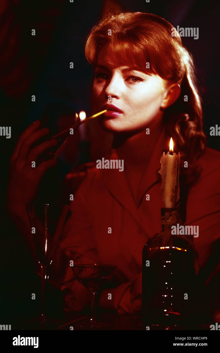 Karin Baal, deutsche Theater-, Film- und Fernsehschauspielerin ...