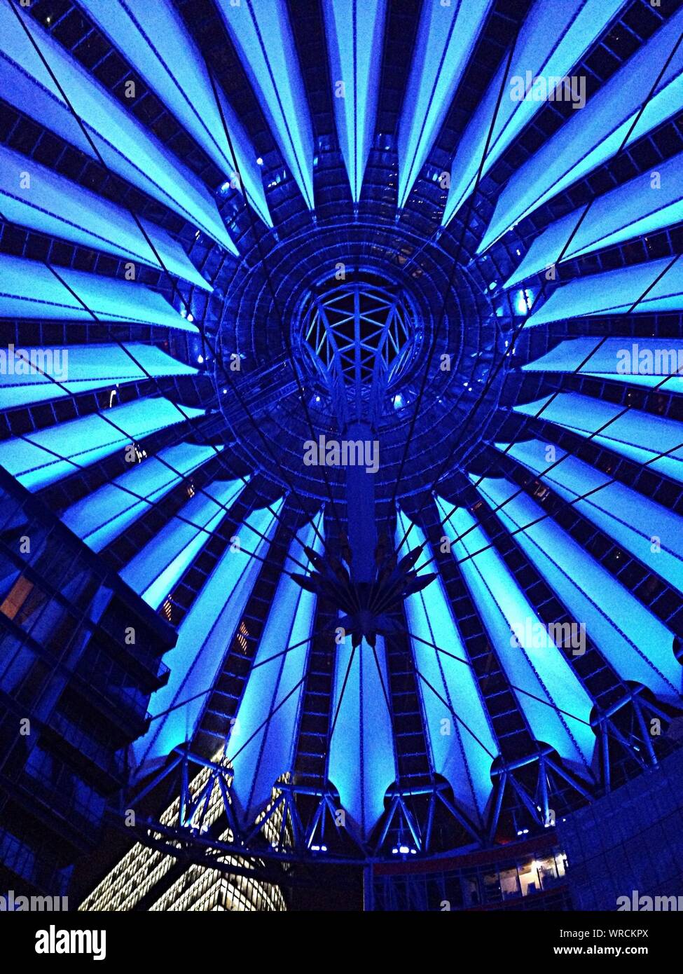 Concentric building hi-res stock photography and images - Alamy